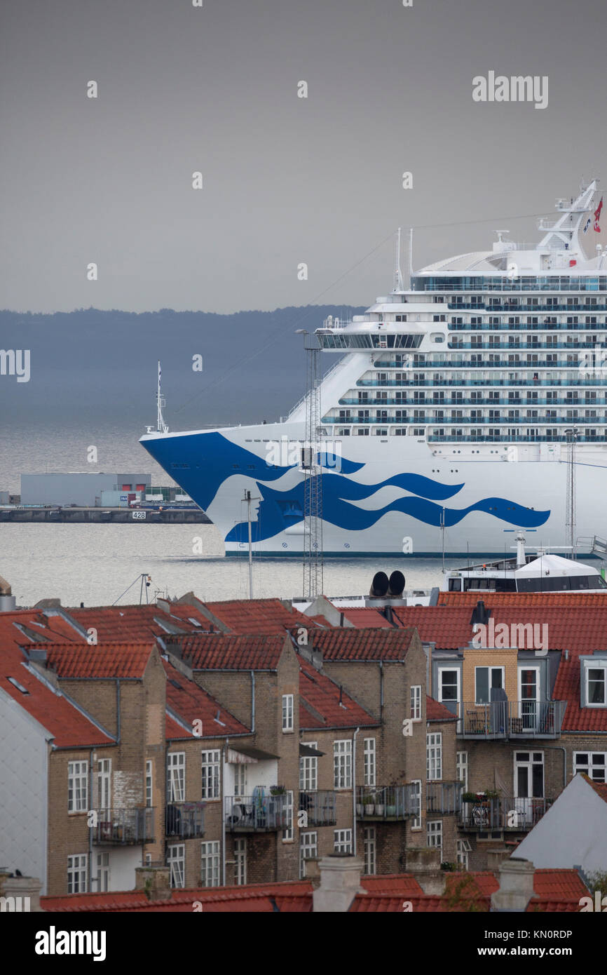 Regal princess hi-res stock photography and images - Alamy