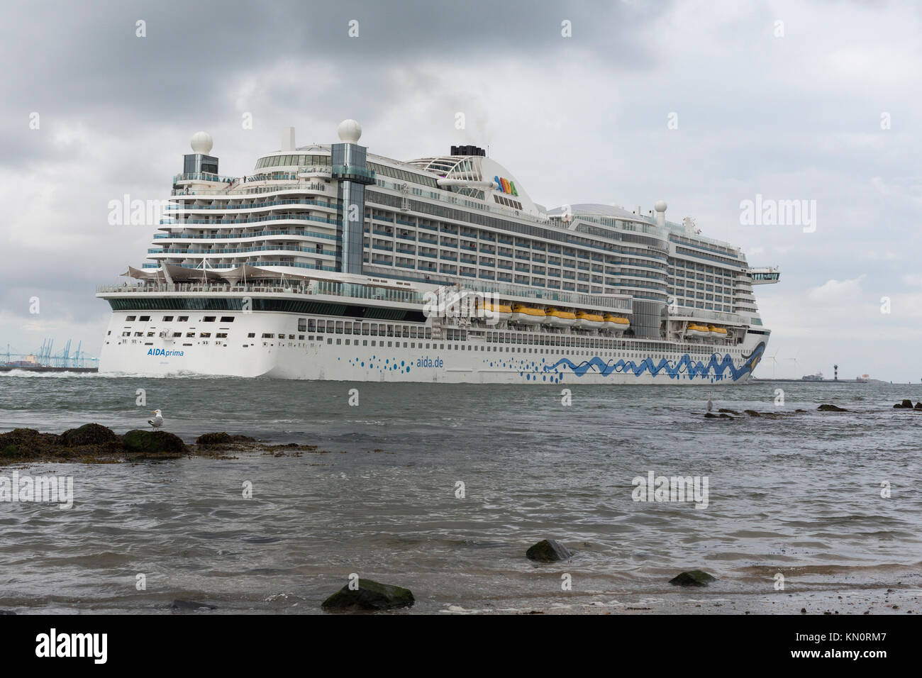 The Aida Cruises' Aida Prima departs Rotterdam Stock Photo - Alamy