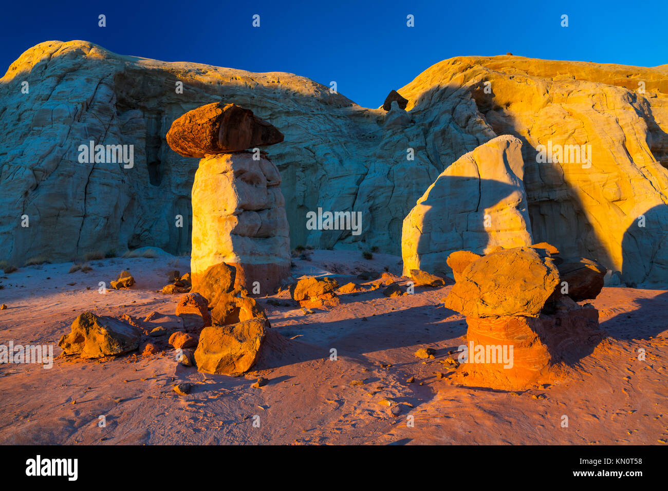 Toadstool Hoodoos, Grand Staircase-Escalante National Monument, Utah ...
