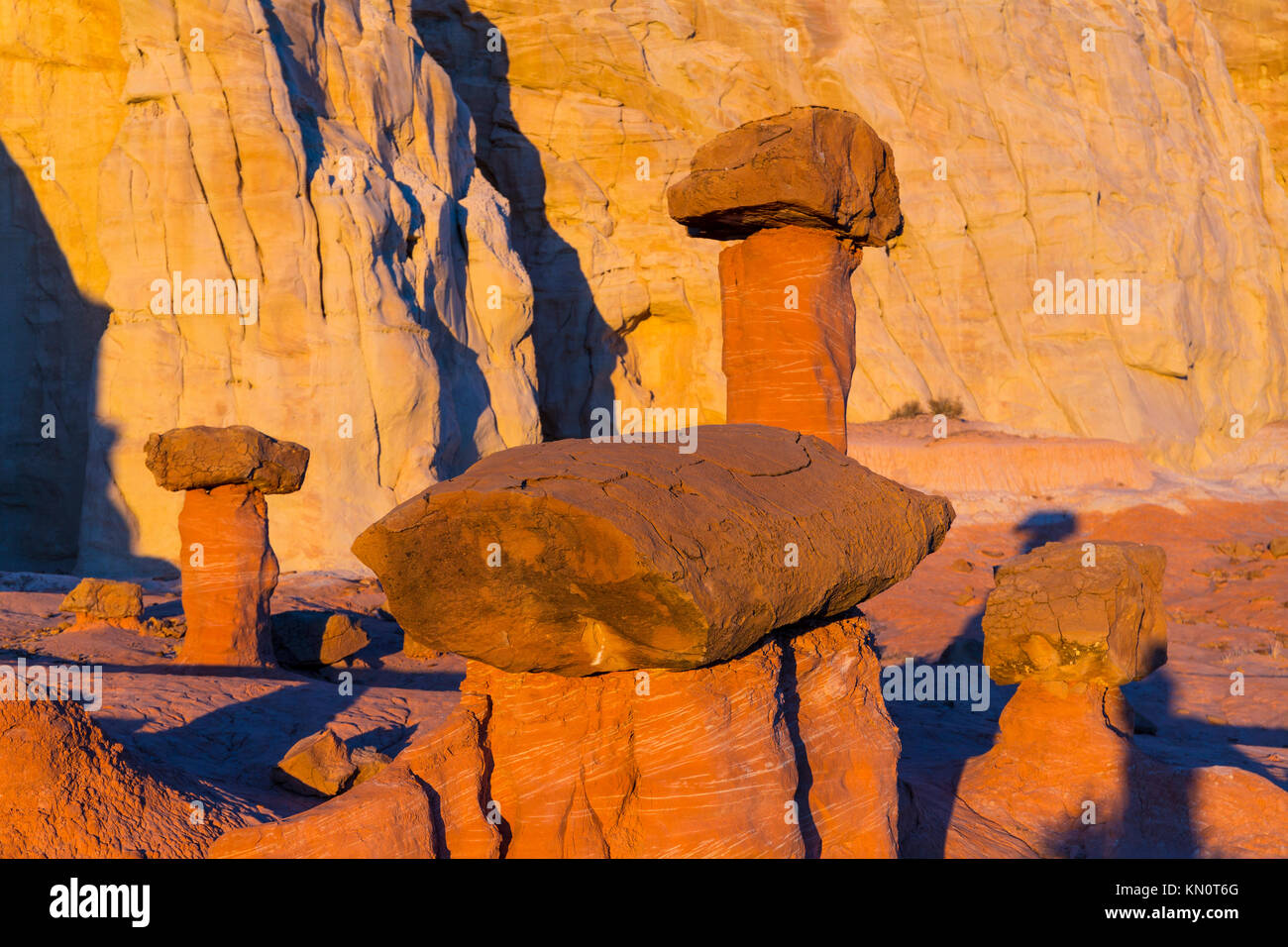 Toadstool Hoodoos, Grand Staircase-Escalante National Monument, Utah ...