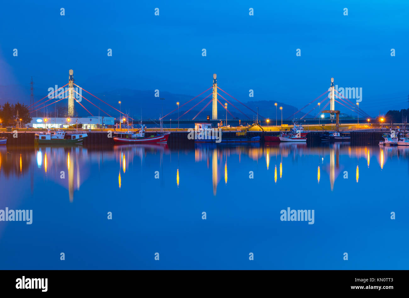 Colindres bridge, Colindres harbour, Cantabrian Sea, Cantabria, Spàin ...