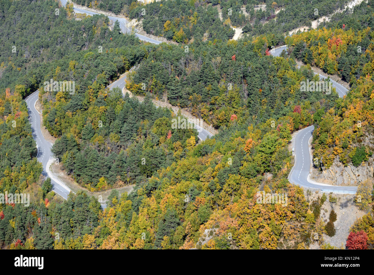Mountain road through autumn hi-res stock photography and images - Alamy
