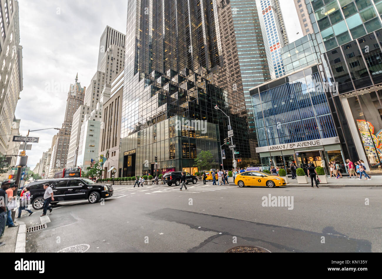 Trump tower nyc 725 fifth avenue hi-res stock photography and images ...