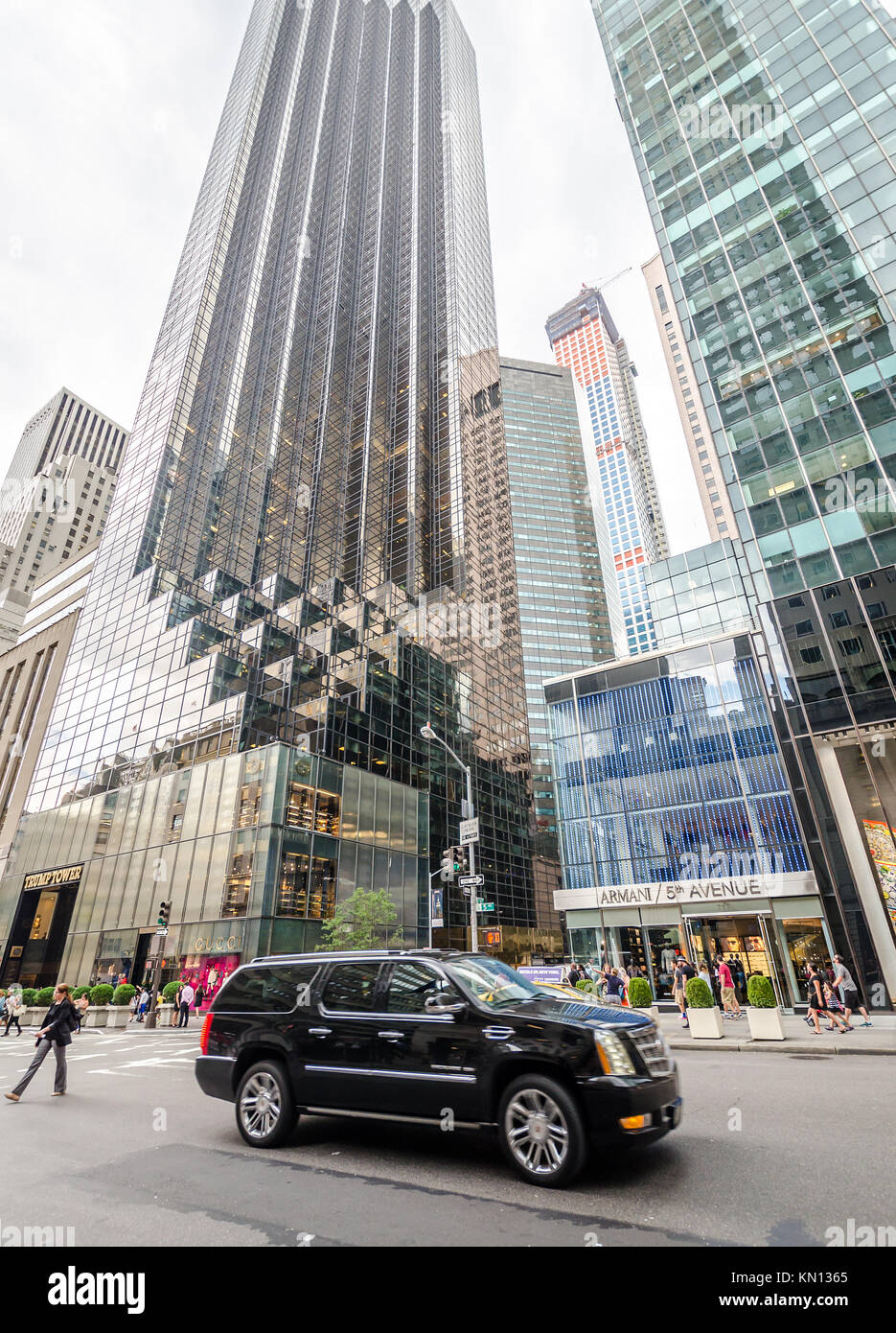 Trump tower nyc 725 fifth avenue hi-res stock photography and images ...