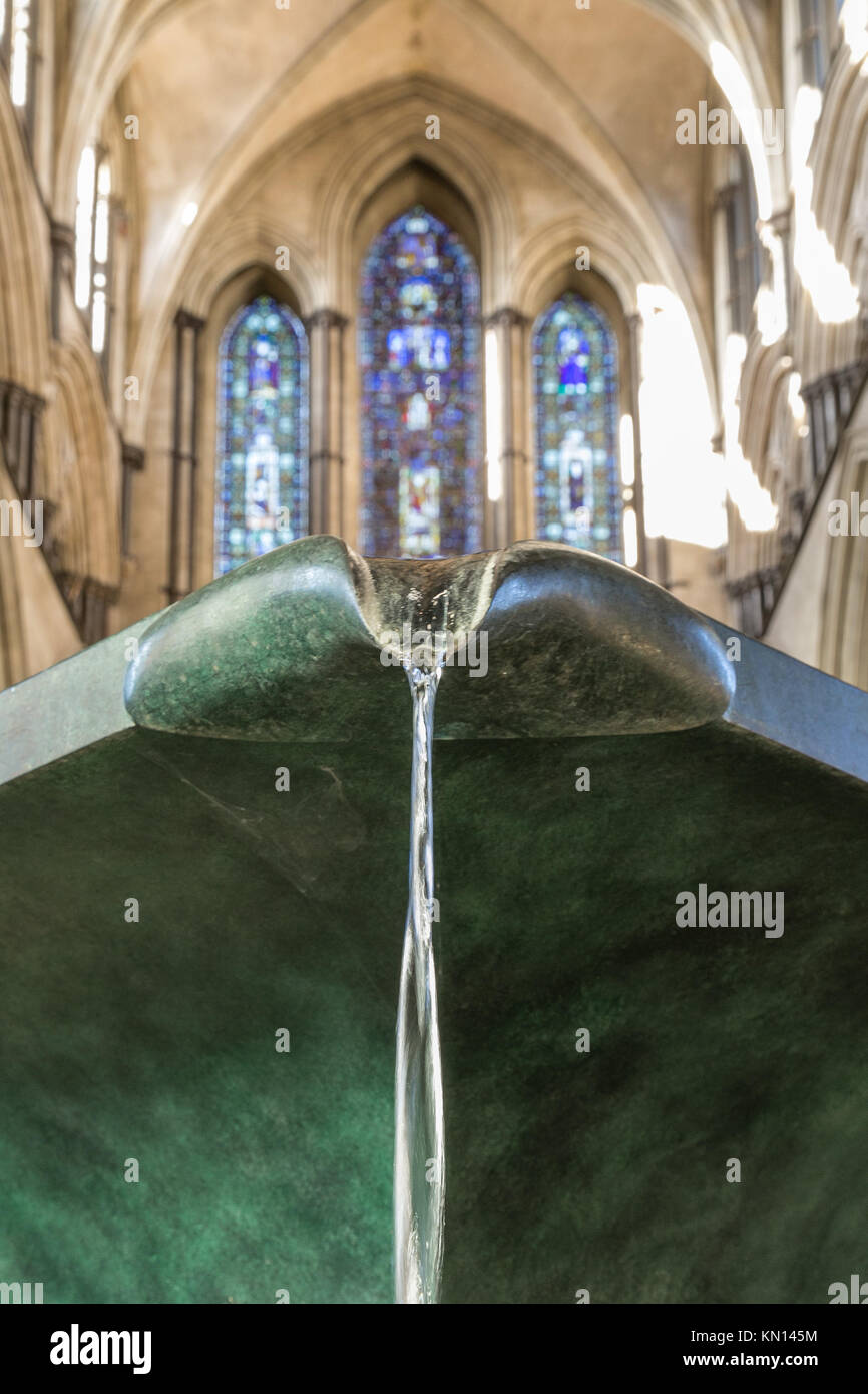 Salisbury Cathedral font Stock Photo - Alamy
