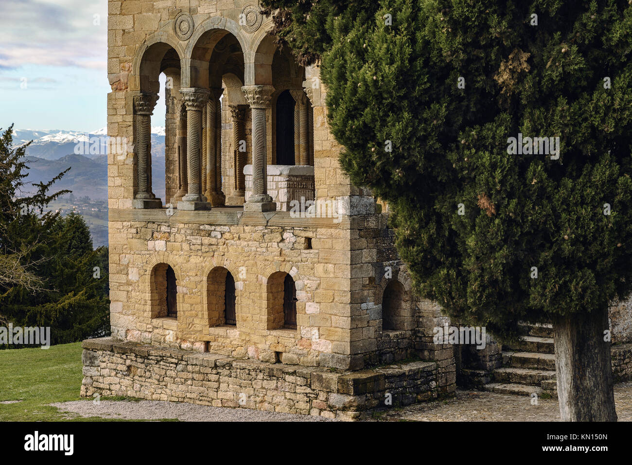 Pre romanesque architecture hi-res stock photography and images - Alamy