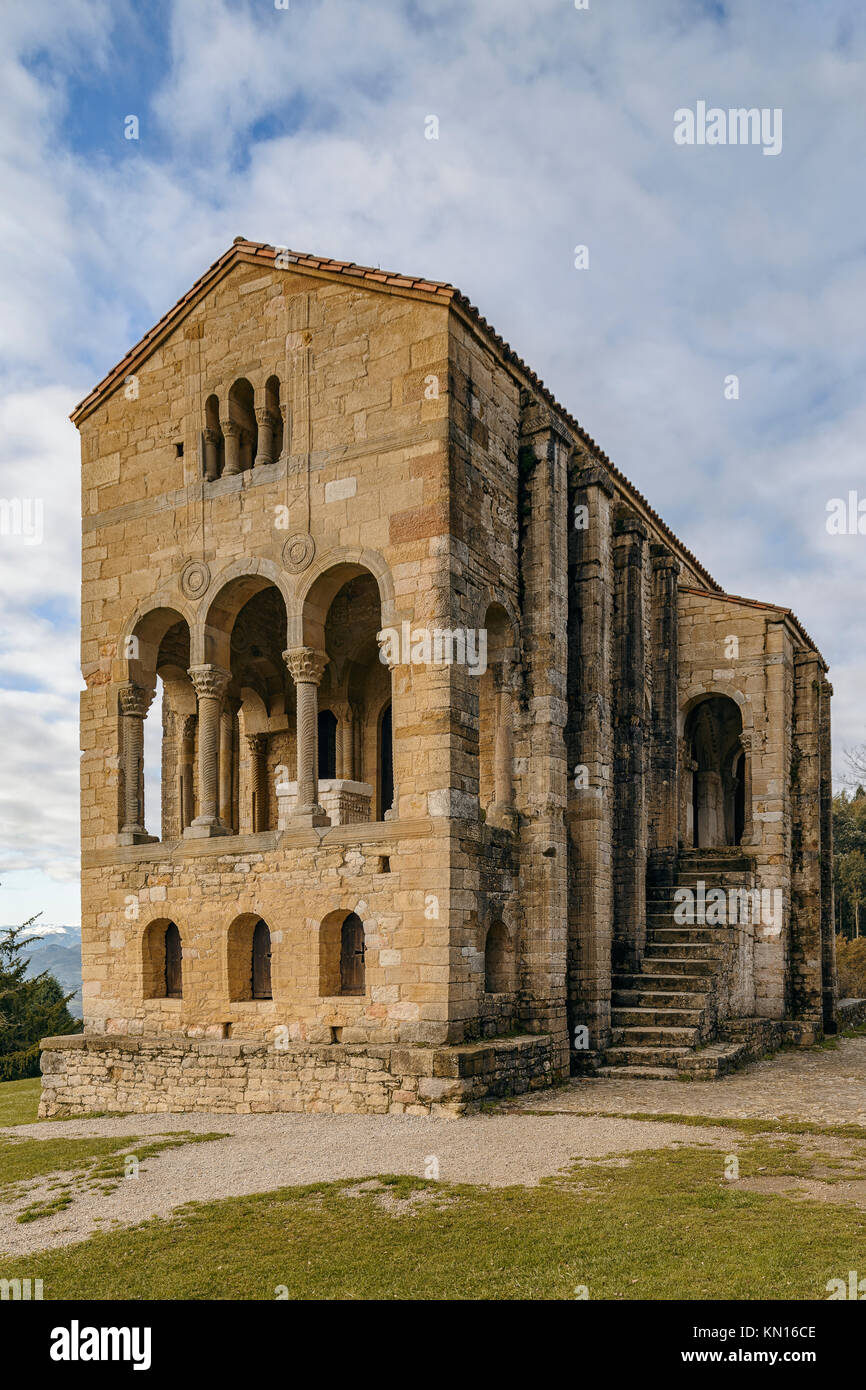 Pre romanesque architecture hi-res stock photography and images - Alamy