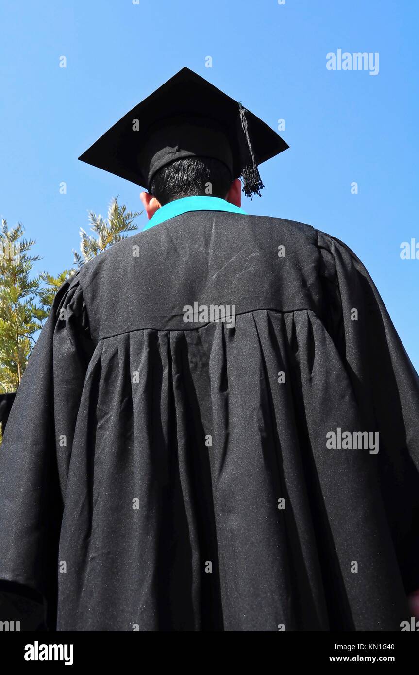 Graduation gown india hi-res stock photography and images - Alamy