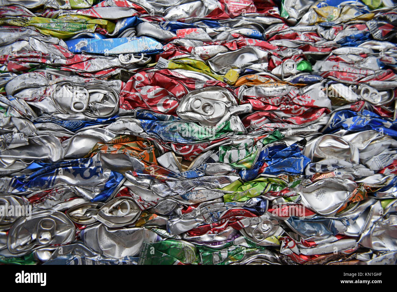 Pile Of Soda Cans High Resolution Stock Photography and Images - Alamy