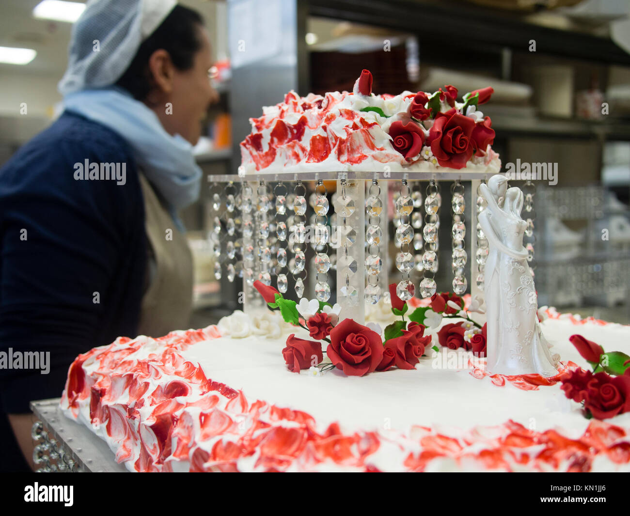 Cake Boss Wedding Cakes With Red Flowers