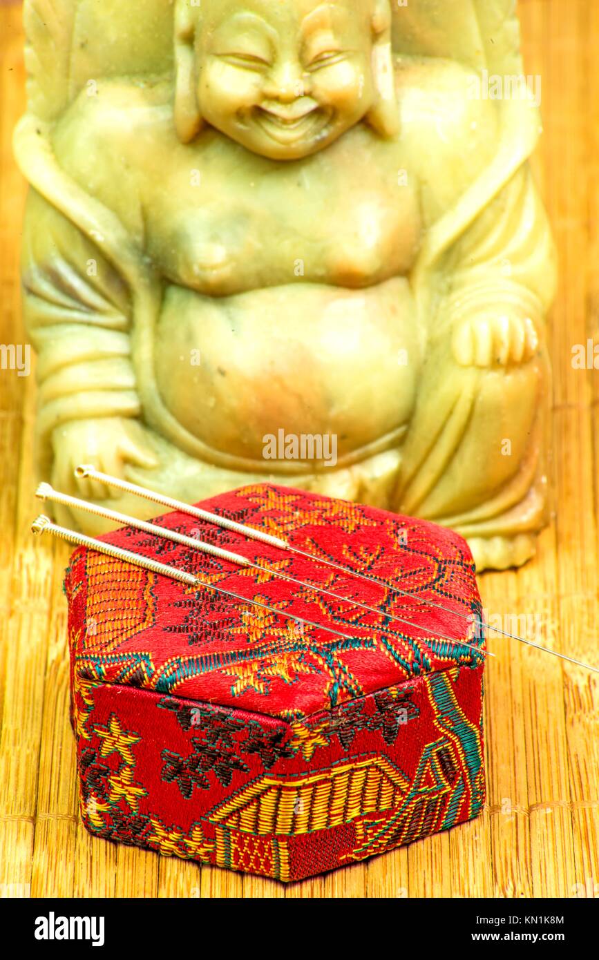 Acupuncture needle tcm china hi-res stock photography and images - Alamy