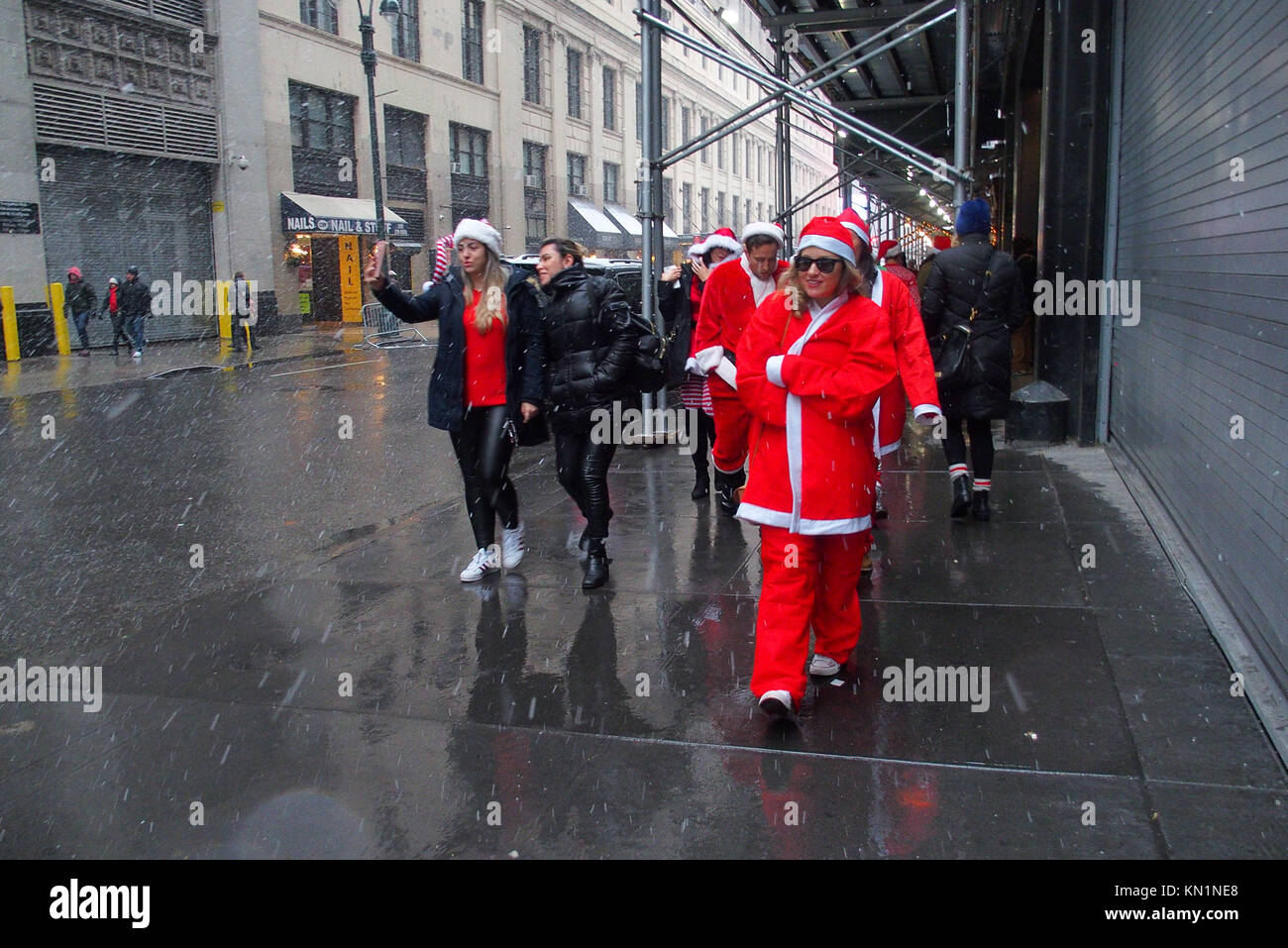 New York, New York, USA. 9th Dec, 2017. SantaCon 2017 New York City ...