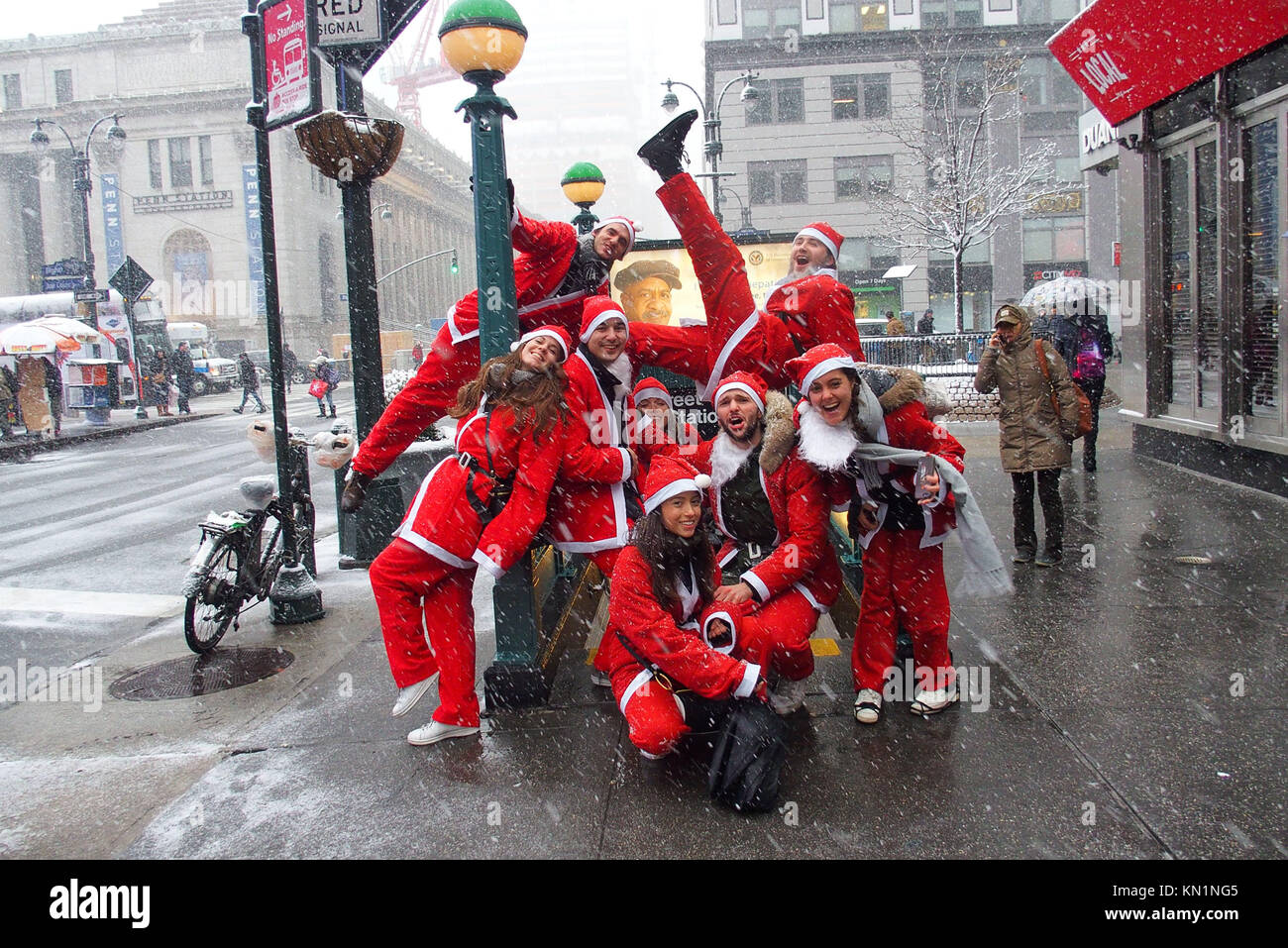 New York, New York, USA. 9th Dec, 2017. SantaCon 2017 New York City ...