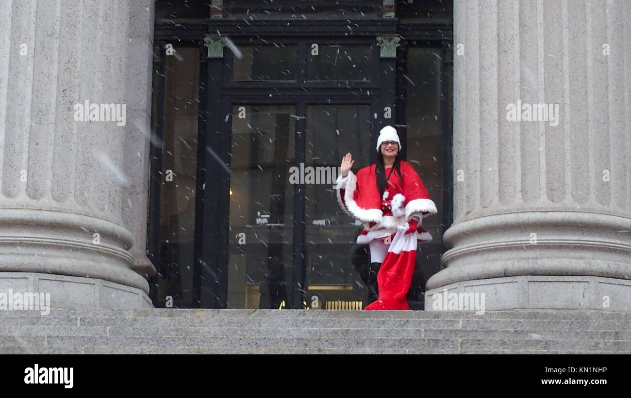 New York, New York, USA. 9th Dec, 2017. SantaCon 2017 New York City ...