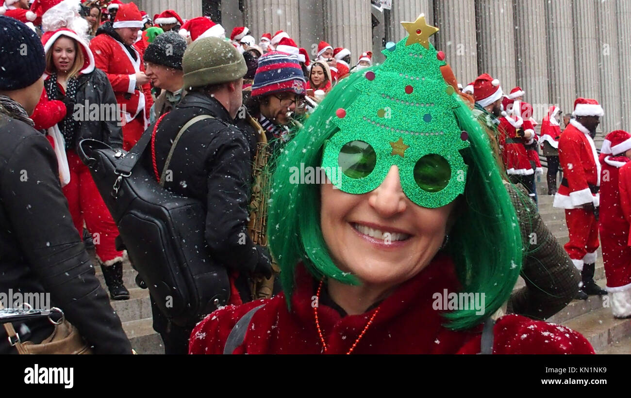 New York, New York, USA. 9th Dec, 2017. SantaCon 2017 New York City ...