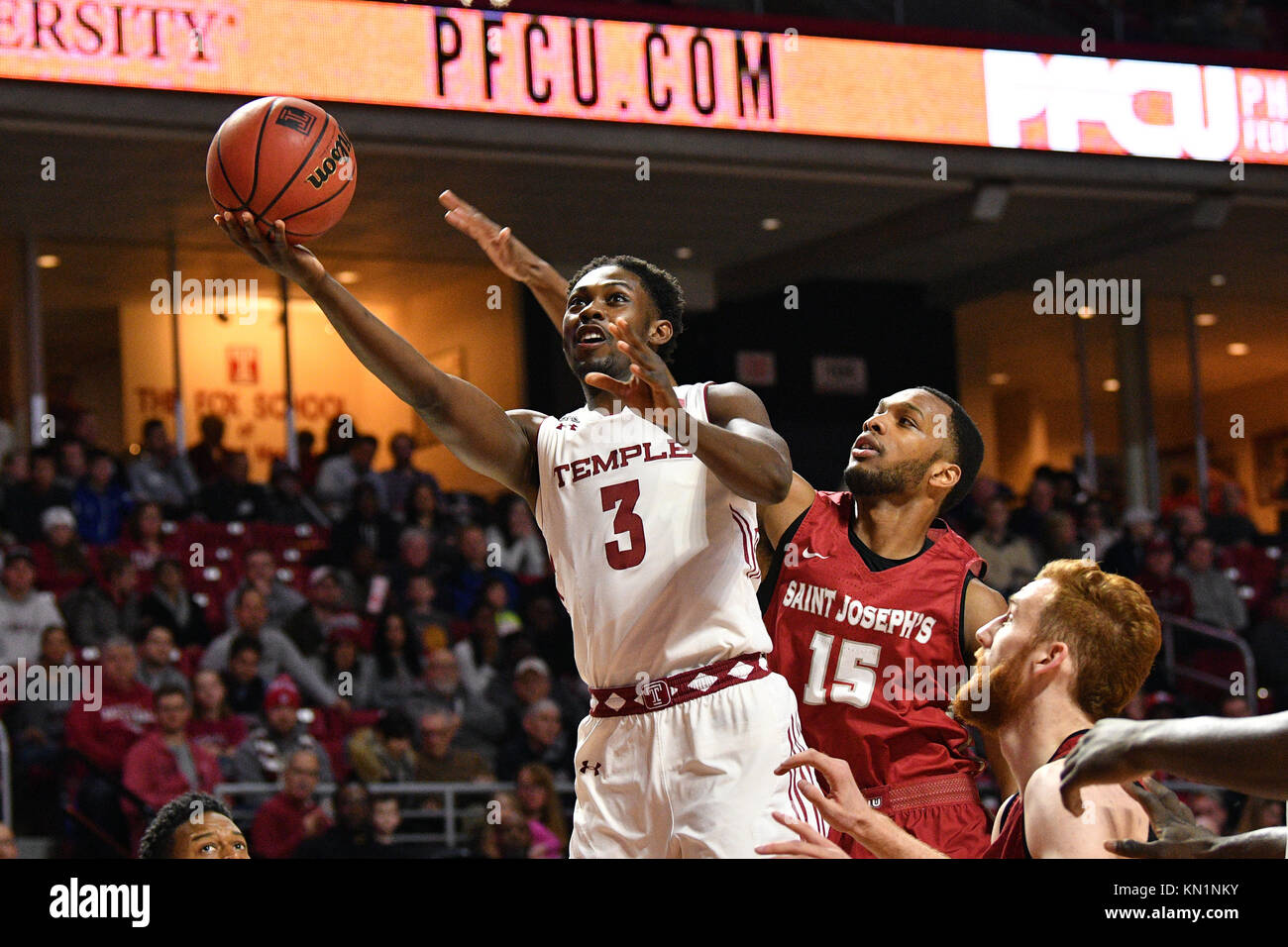 Philadelphia, Pennsylvania, USA. 9th Dec, 2017. Temple Owls guard SHIZZ ...