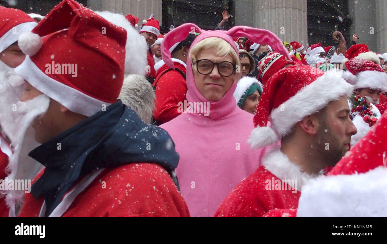 New York, New York, USA. 9th Dec, 2017. SantaCon 2017 New York City ...