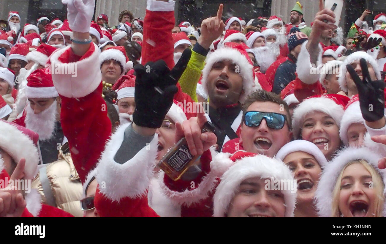 Snow Globe New York High Resolution Stock Photography and Images - Alamy