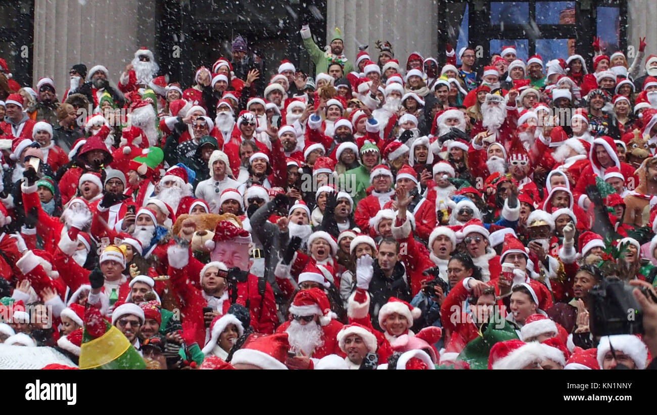 New York, New York, USA. 9th Dec, 2017. SantaCon 2017 New York City ...
