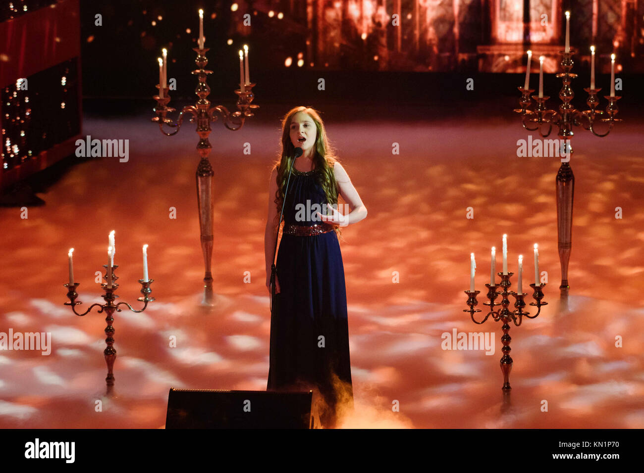 Berlin, Germany. 09th Dec, 2017. Sofie Thomas, winner of the fifth ...