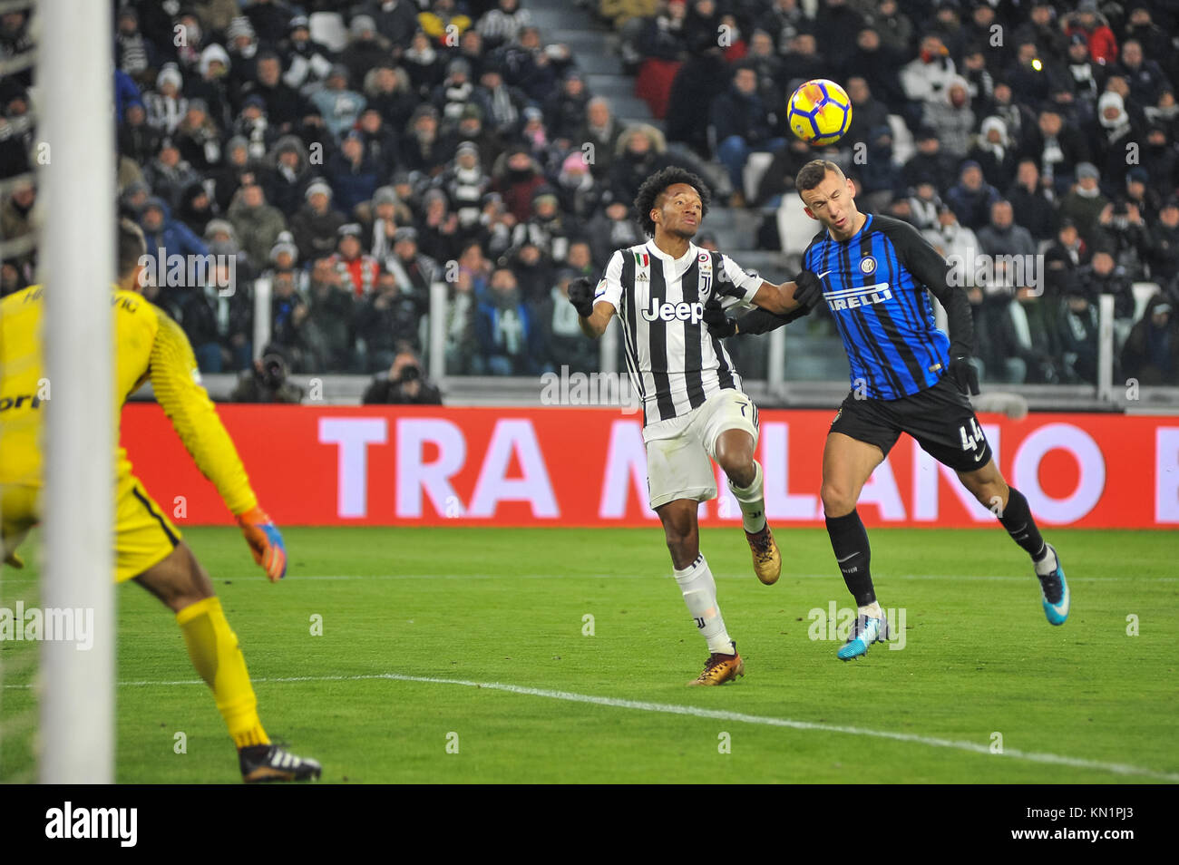 Juan cuadrado juve hi-res stock photography and images - Alamy