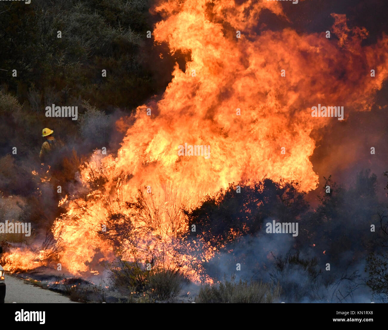 California, USA. 9th December, 2017. The Thomas Fire has spread to near ...