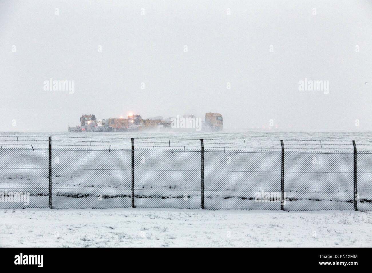 Birmingham, UK. 10th Dec, 2017. Snow, Birmingham, Sheldon Country Park ...