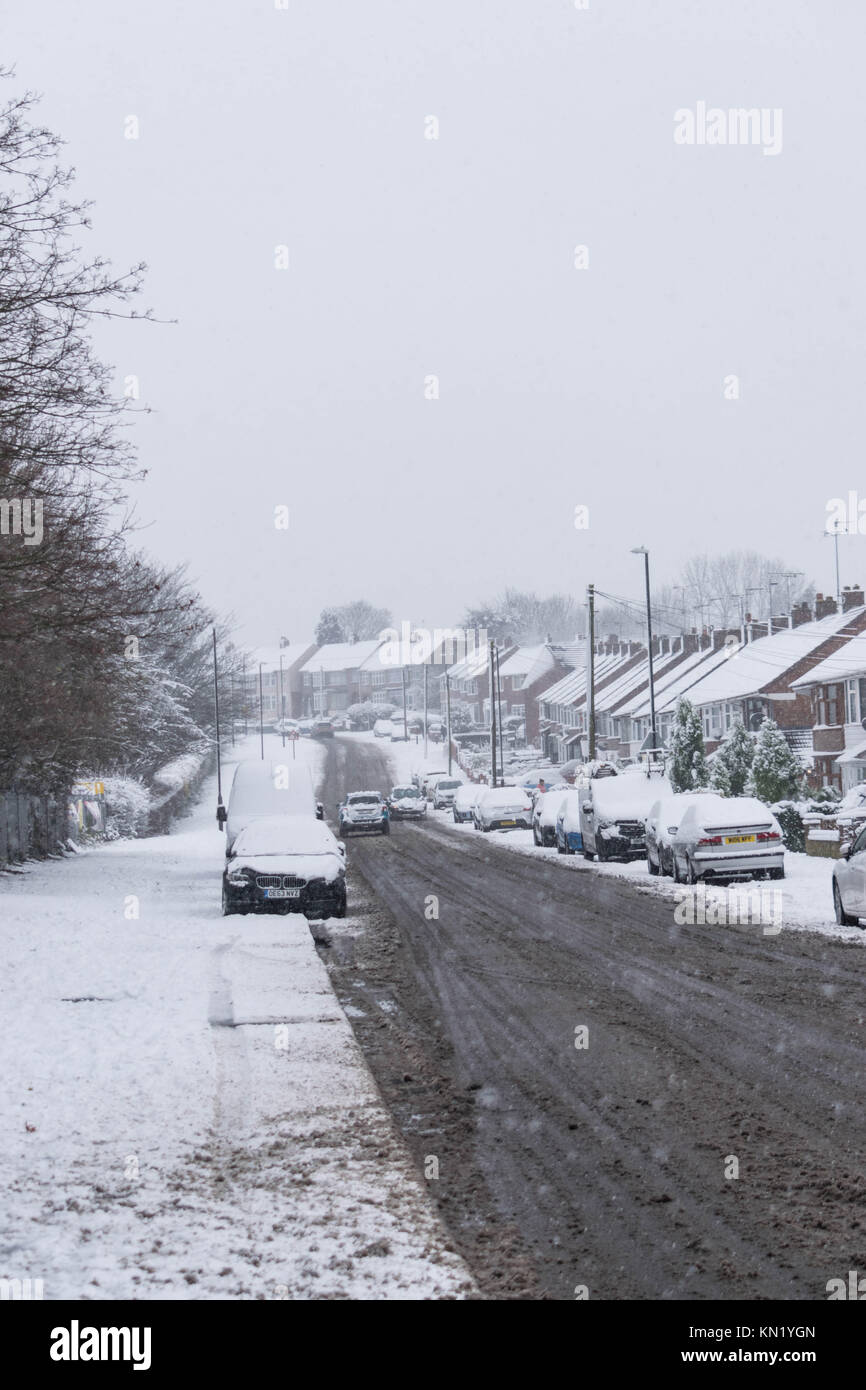 COVENTRY, UK. 10th Dec, 2017. Heavy snow for the first time in 5 years ...