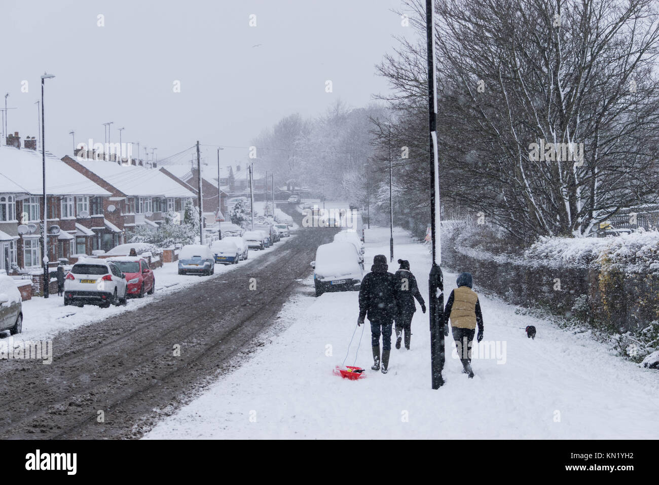 COVENTRY, UK. 10th Dec, 2017. Heavy snow for the first time in 5 years ...