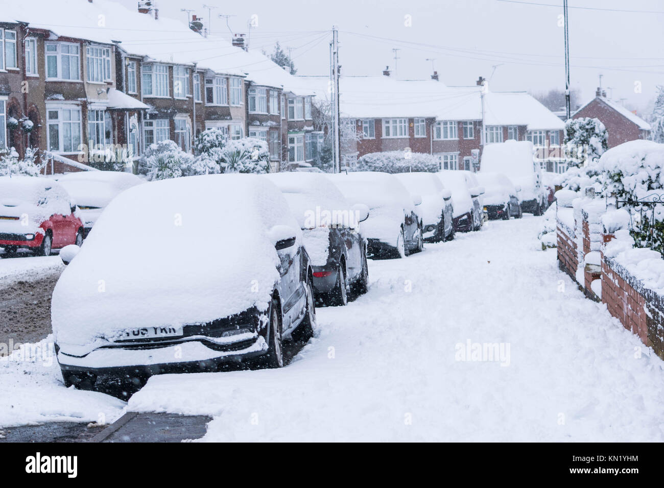 COVENTRY, UK. 10th Dec, 2017. Heavy snow for the first time in 5 years ...