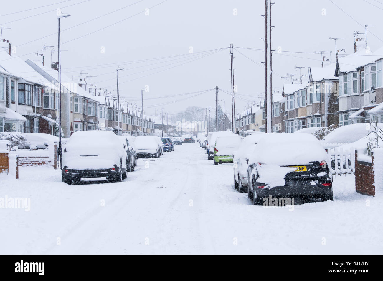 COVENTRY, UK. 10th Dec, 2017. Heavy snow for the first time in 5 years ...