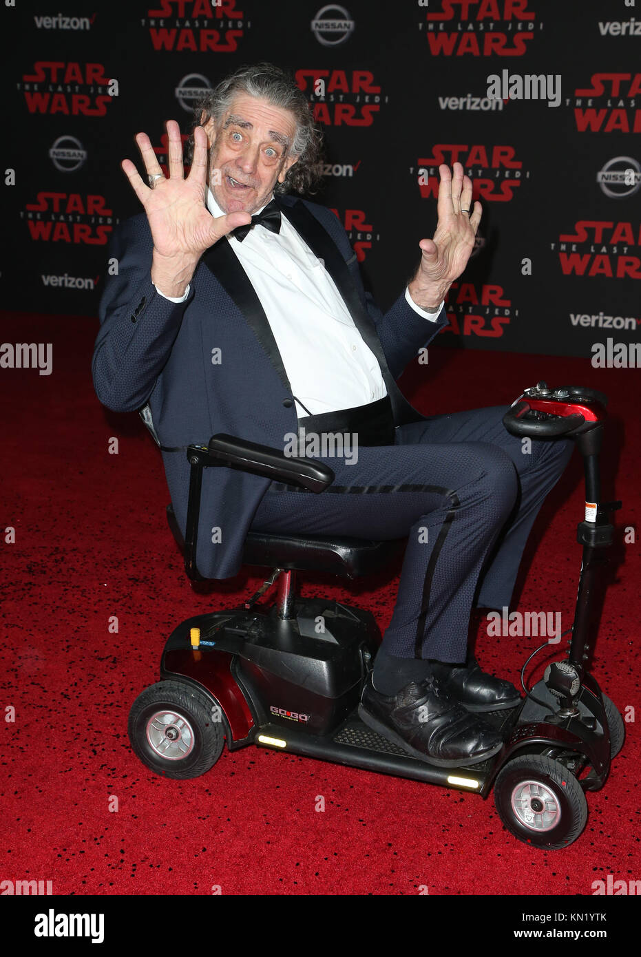Los Angeles, Ca, USA. 9th Dec, 2017. Peter Mayhew, at Premiere Of ...