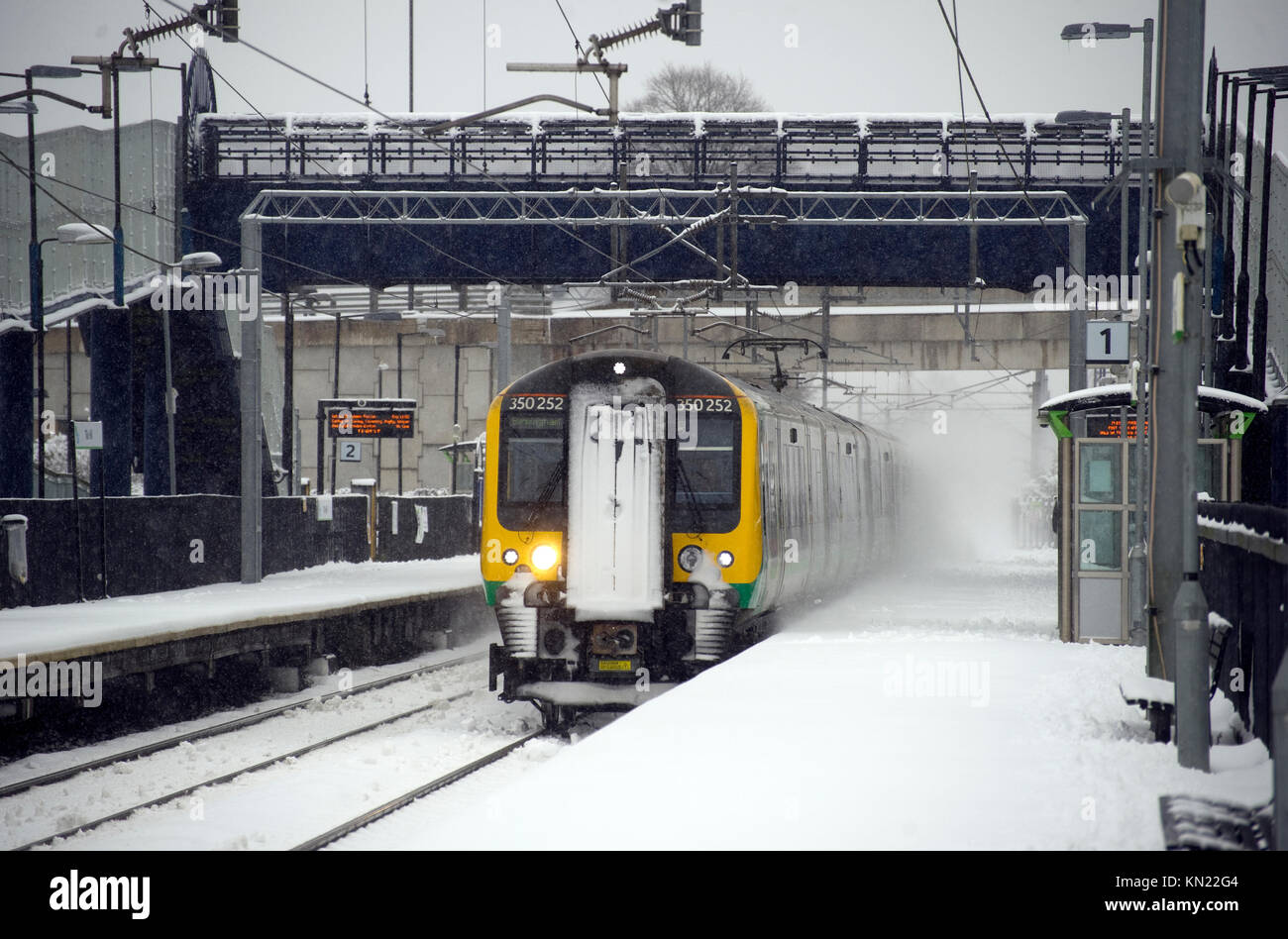 Class 350 hi-res stock photography and images - Alamy