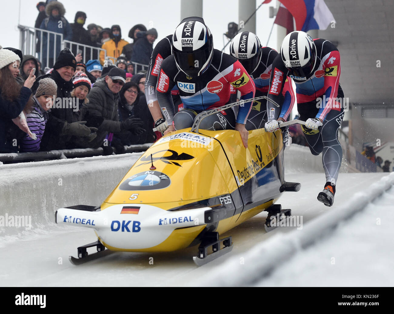 Winterberg, Germany. 10th Dec, 2017. German bobsledders Nico Walther ...