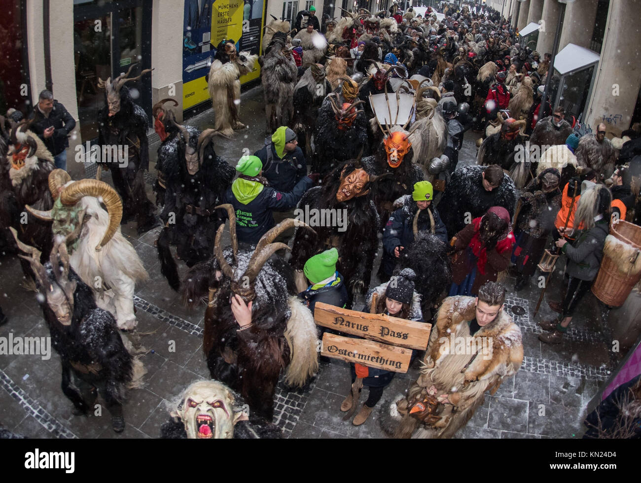 Scary masks hi-res stock photography and images - Alamy