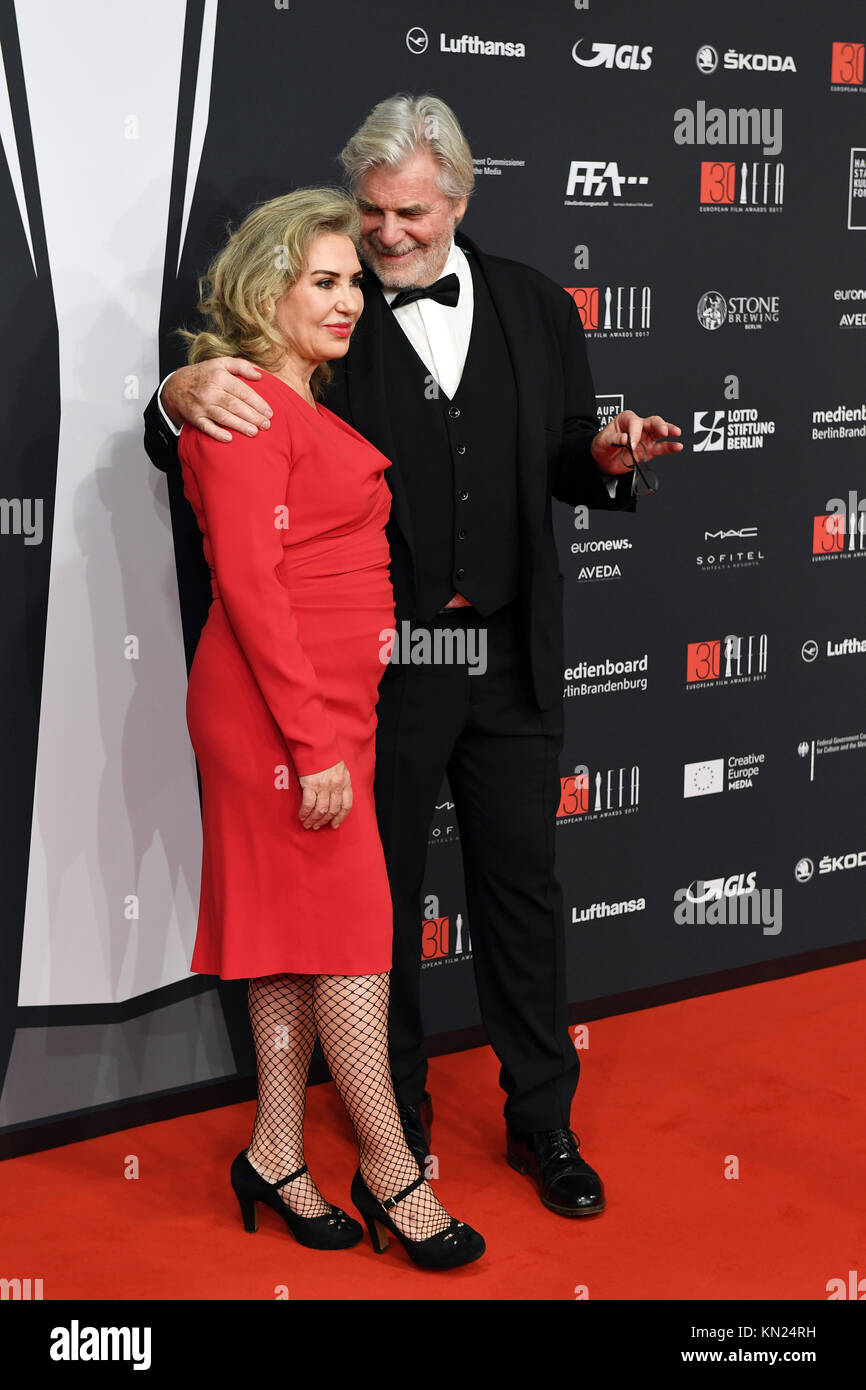 Berlin, Germany. 9th Dec, 2017. Peter Simonischek and his wife Brigitte ...