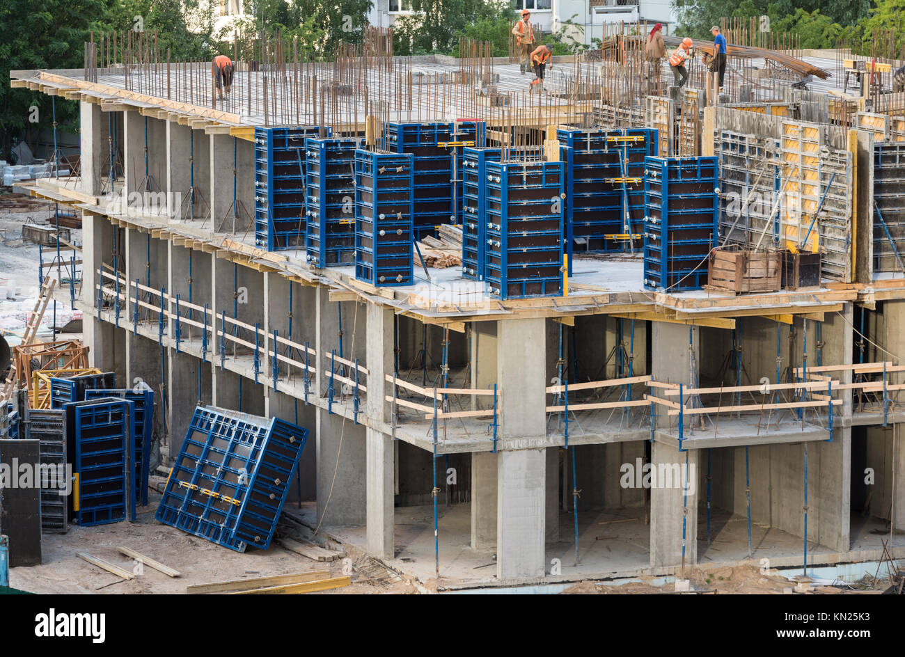 Construction of an apartment house Stock Photo - Alamy