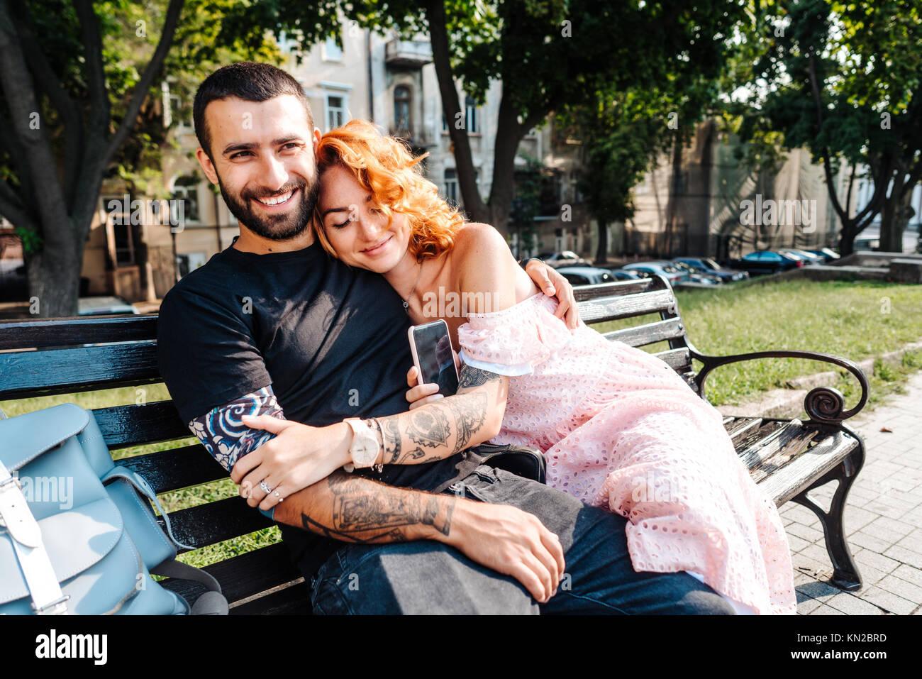 Teenager couple bench hi-res stock photography and images - Alamy