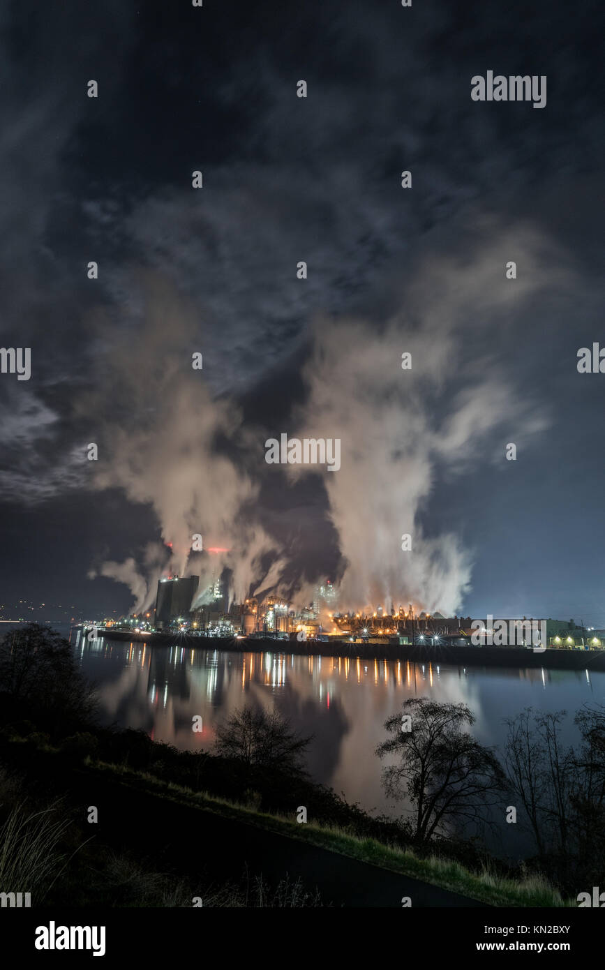 Clearwater Paper Corporation mill on the Clearwater River in Lewiston ...