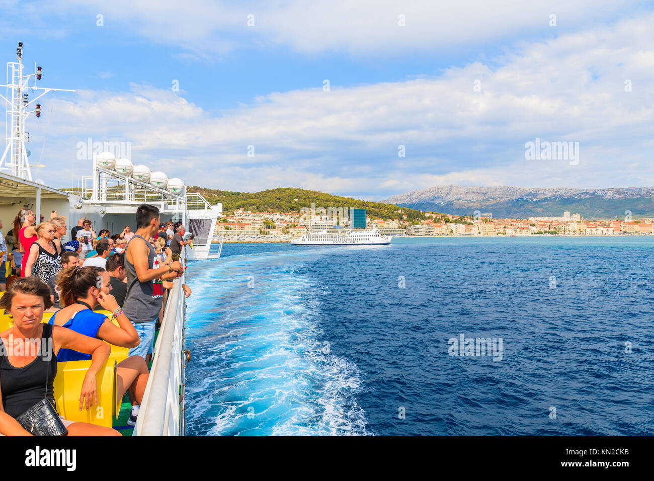 Split island ferry hi-res stock photography and images - Alamy