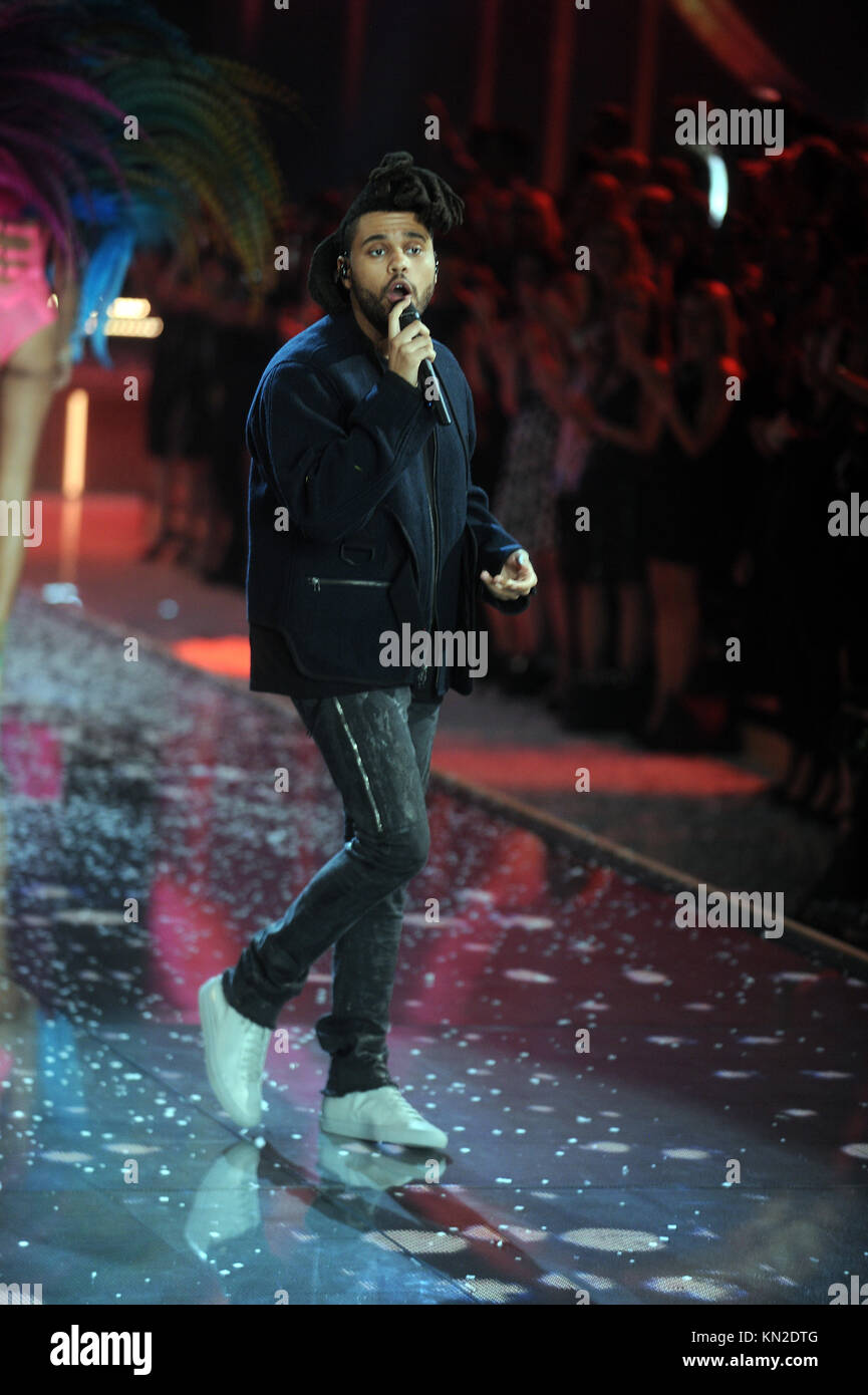 NEW YORK, NY - NOVEMBER 10: Model The Weeknd at the 2015 Victoria's ...