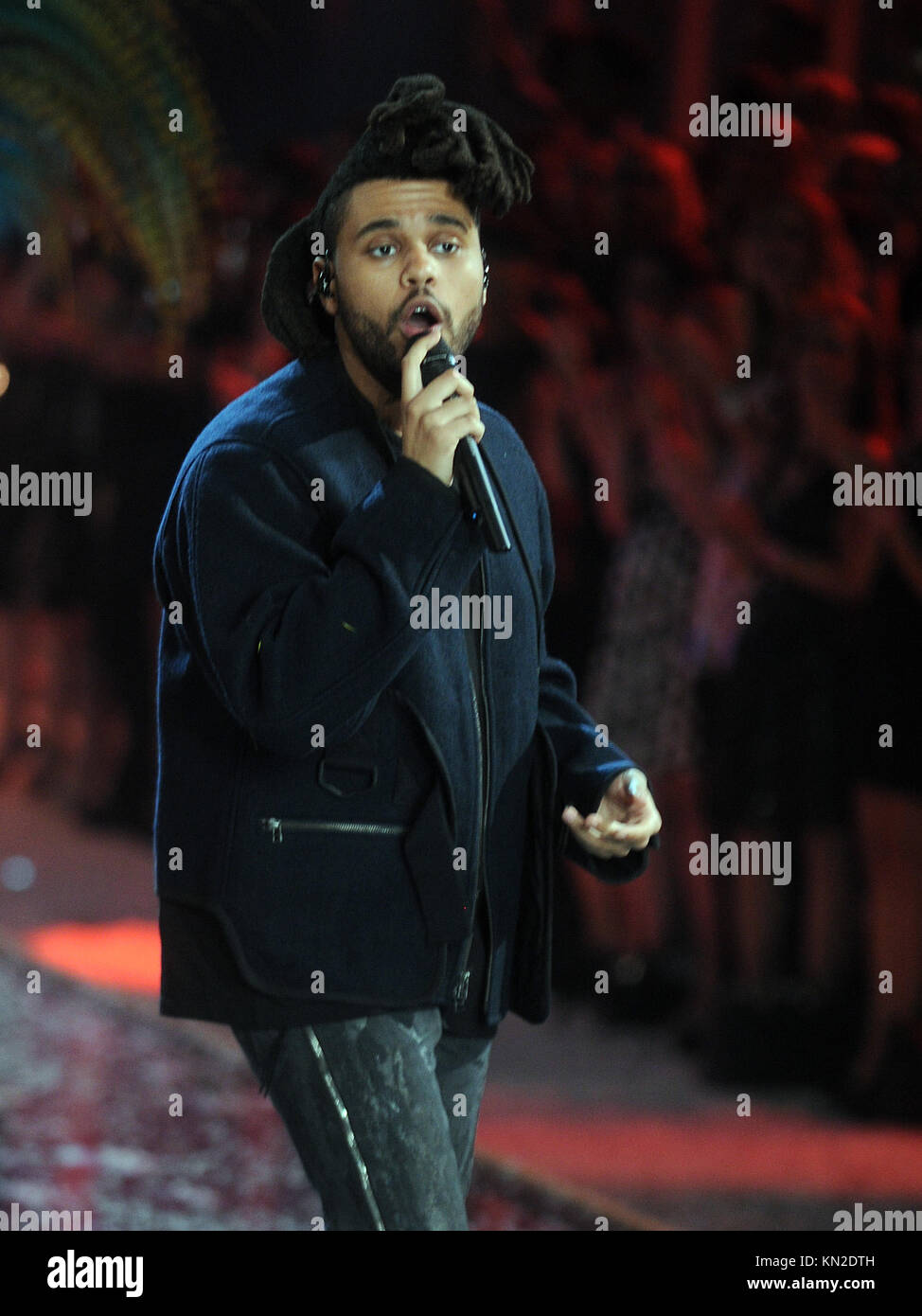 NEW YORK, NY - NOVEMBER 10: Model The Weeknd at the 2015 Victoria's ...