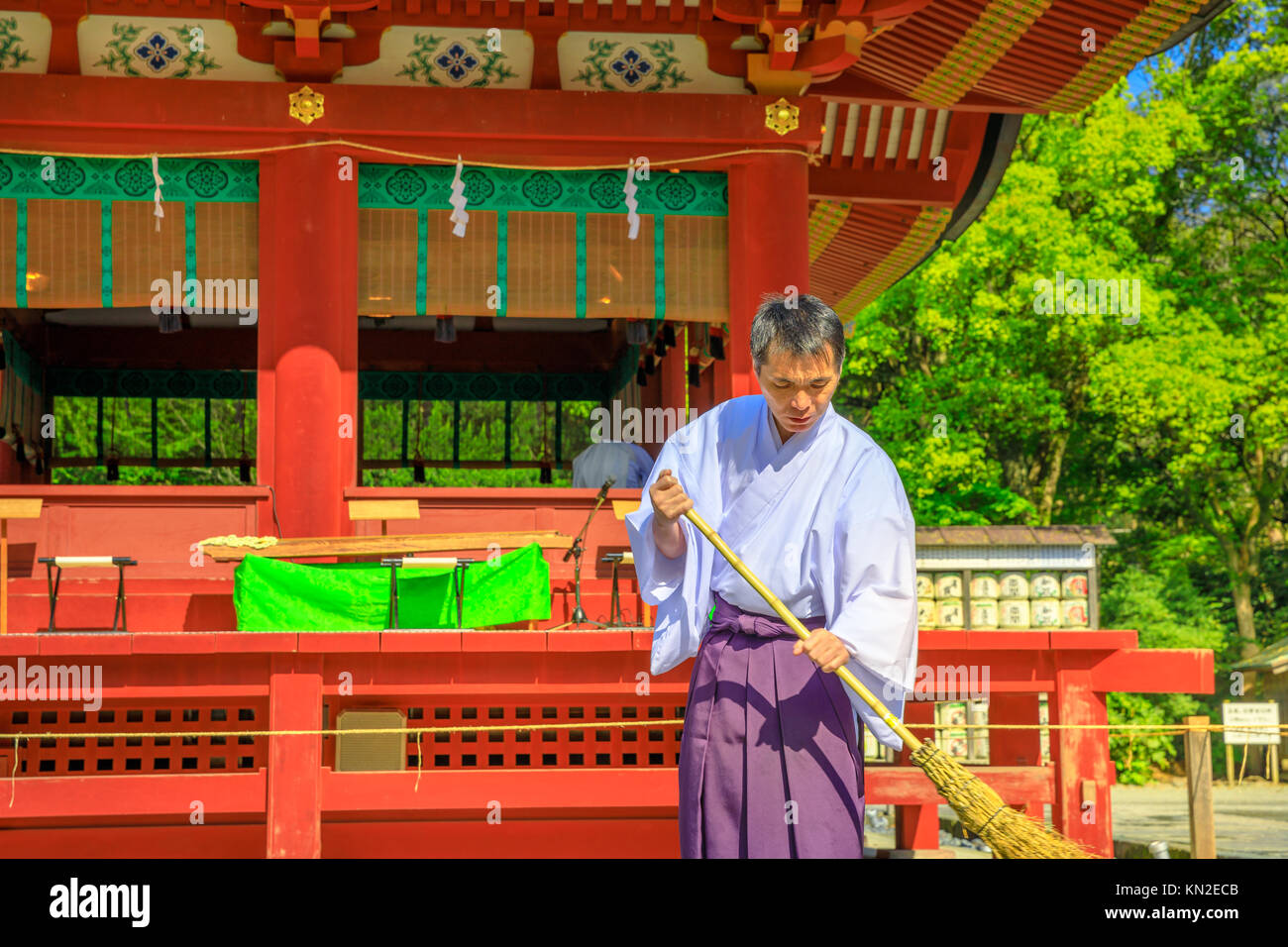 Shinto priest at Tsurugaoka Hachiman Stock Photo - Alamy