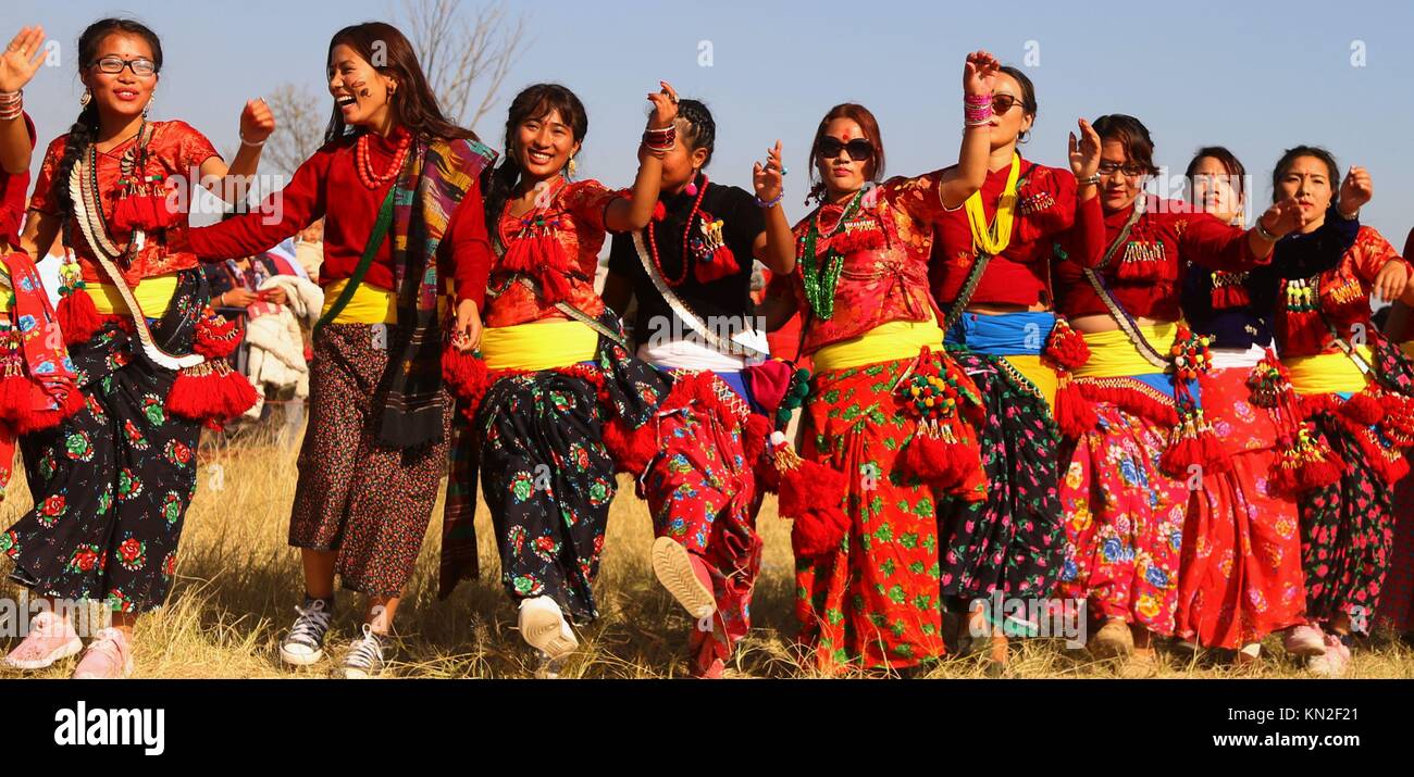 Kathmandu, Nepal. 09th Dec, 2017. Women from Kirant community perform ...