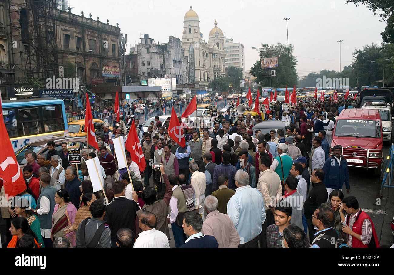 Kolkata, India. 09th Dec, 2017. Supporters and activists of the left ...