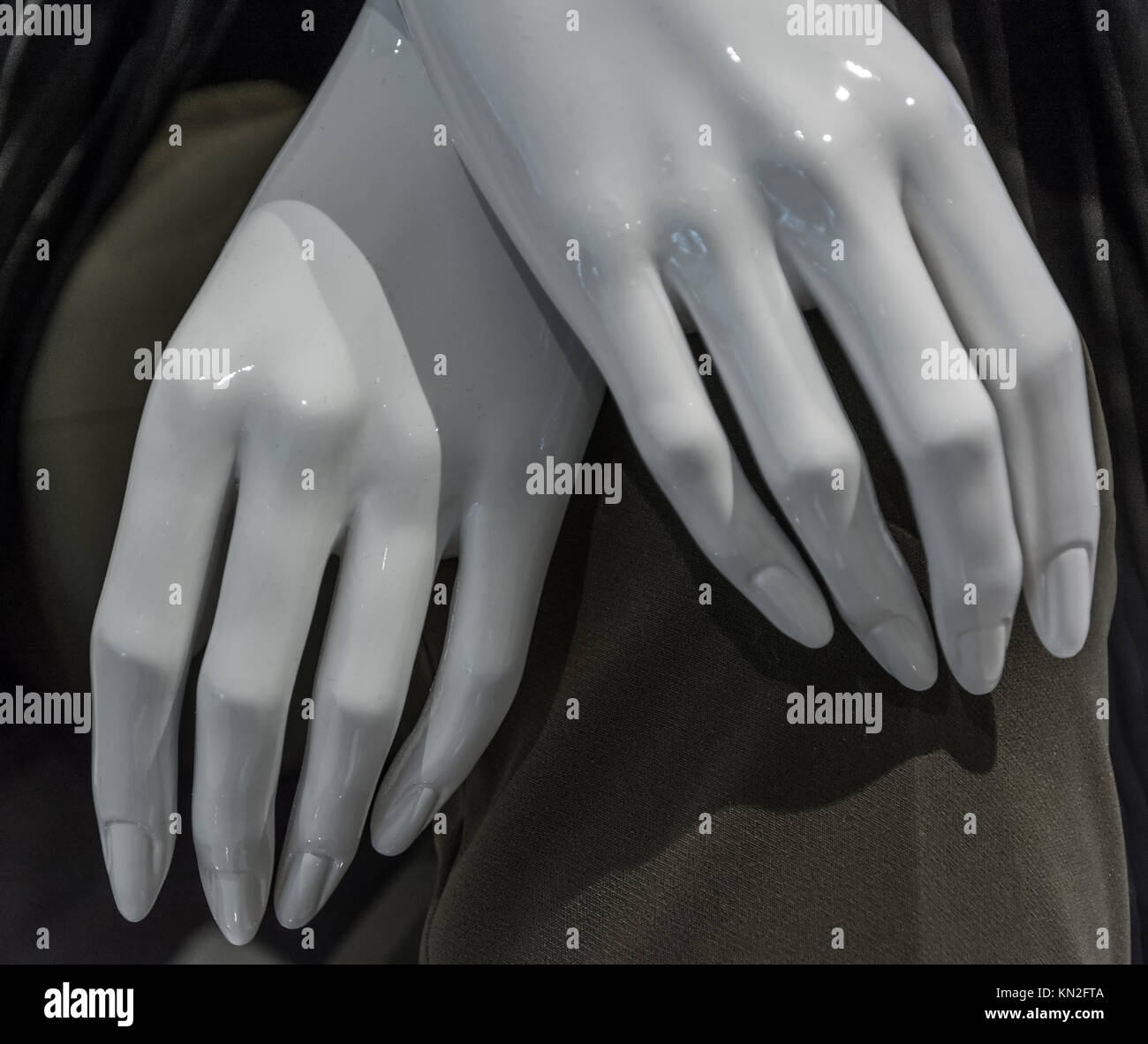 Female mannequin hand hi-res stock photography and images - Alamy
