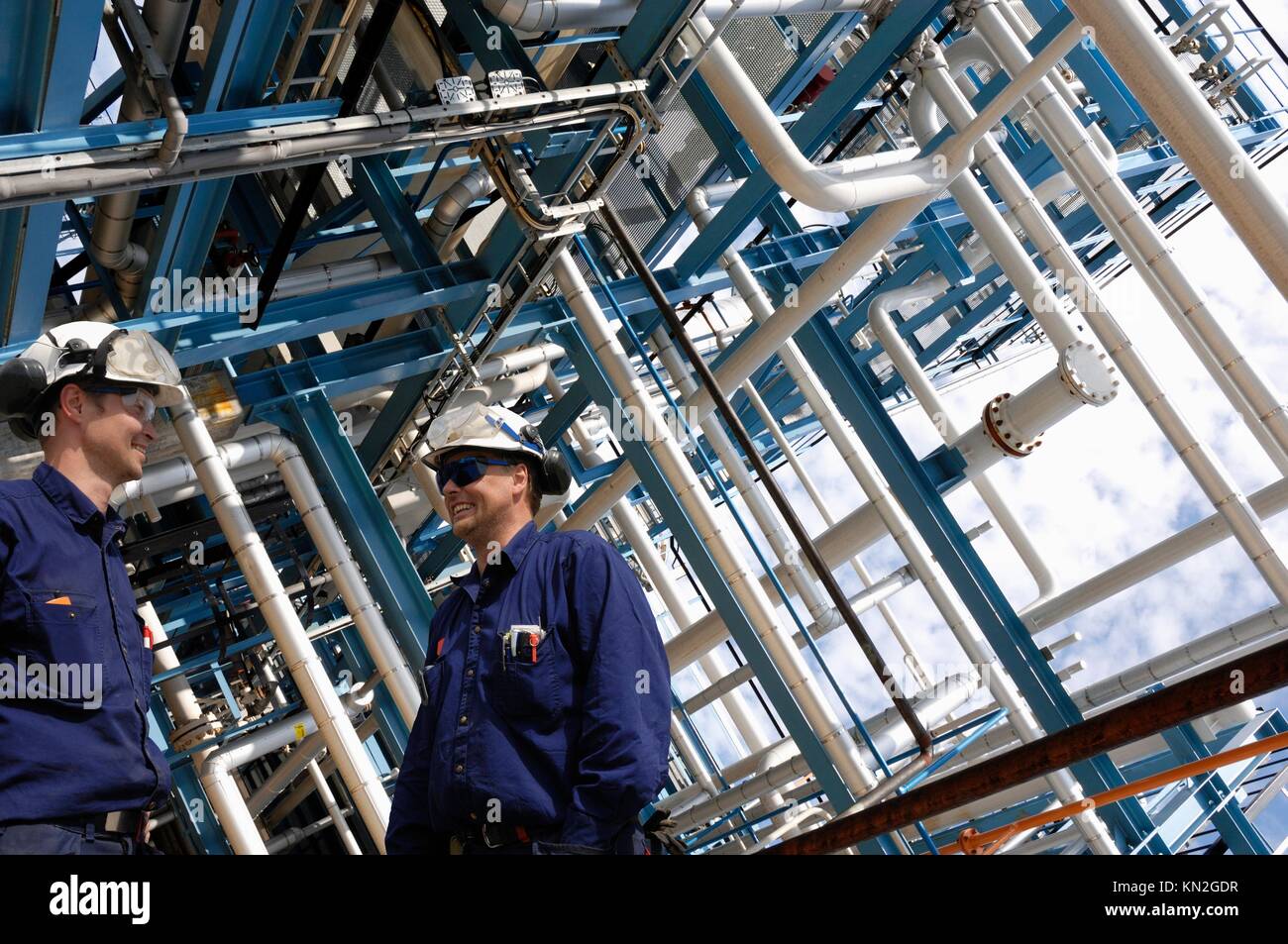 Oil gas inside refinery hi-res stock photography and images - Alamy
