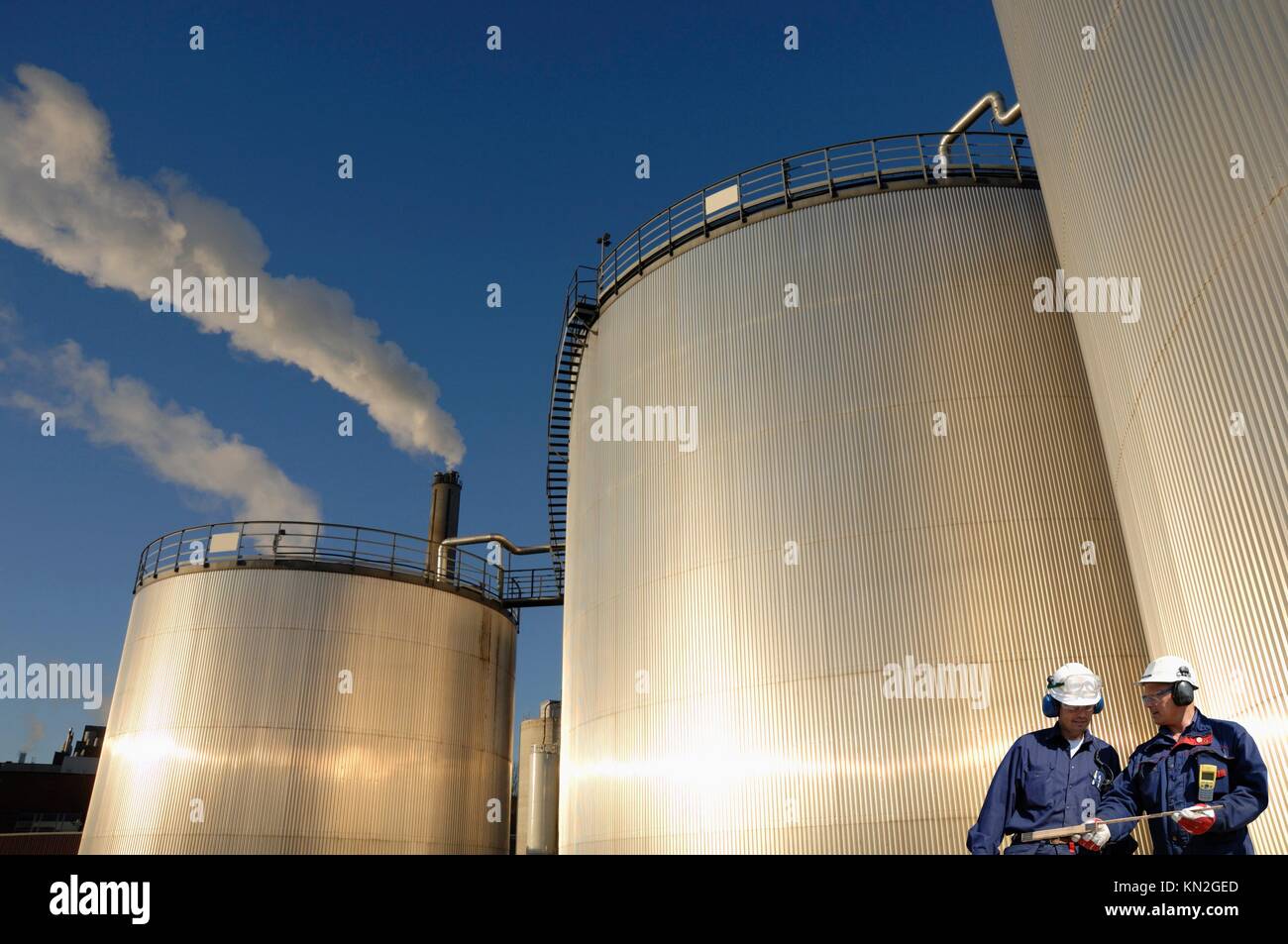 Large Fuel Tanks High Resolution Stock Photography and Images - Alamy