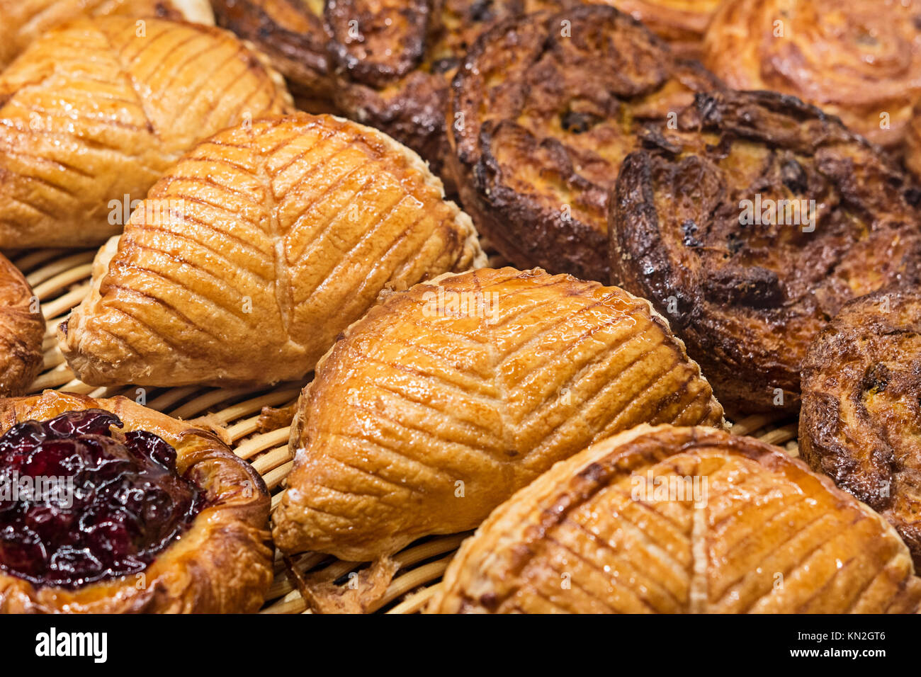 Buns of puff pastry on the shelves of French bakery Stock Photo - Alamy