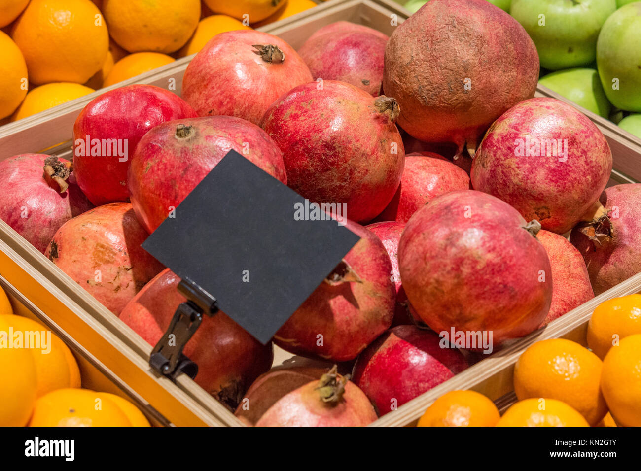 Supermarket price tag hi-res stock photography and images - Alamy